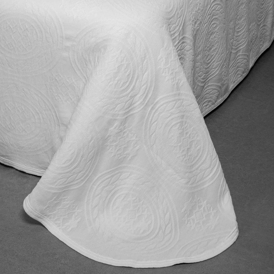 Medallion Jacquard Bedspread create a elegant look on any bed